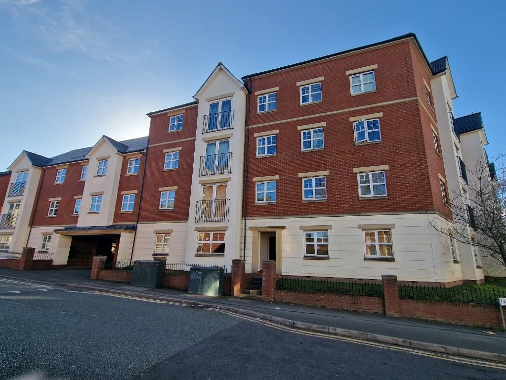 2 bed flat to rent in Haden Hill, Wolverhampton WV3 - Zoopla