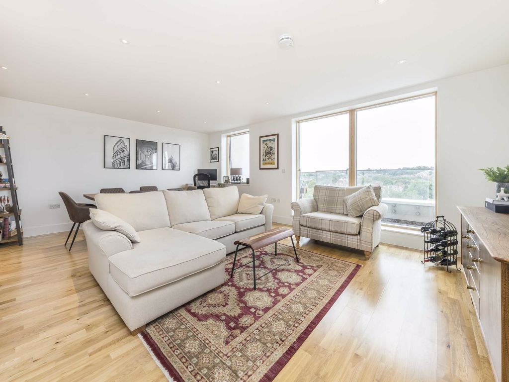 2 bed flat for sale in Streatham High Road, London SW16 - Zoopla