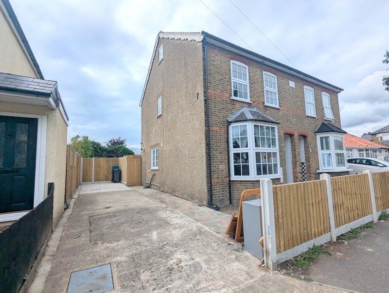 4 bed semi-detached house to rent in Tachbrook Road, Feltham TW14, £ ...