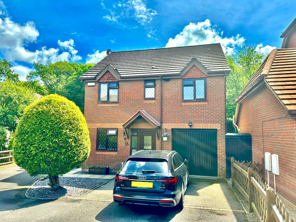 5 bed detached house for sale in Primrose Drive, Kingsnorth, Ashford ...