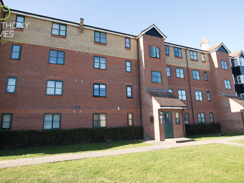 2 bed flat for sale in Colgate Place, Enfield EN3, £275,000 - Zoopla