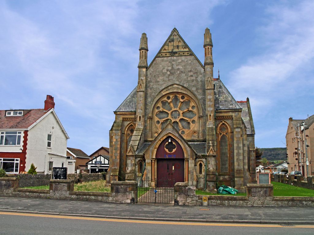 Leisure/hospitality for sale in Marine Road, Abergele LL22, £210,000 ...