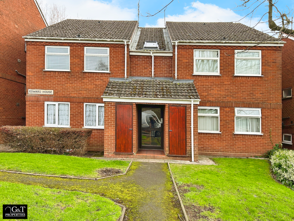 Studio to rent in Flat, Edward House, Cradley Road, Dudley DY2, £625 ...