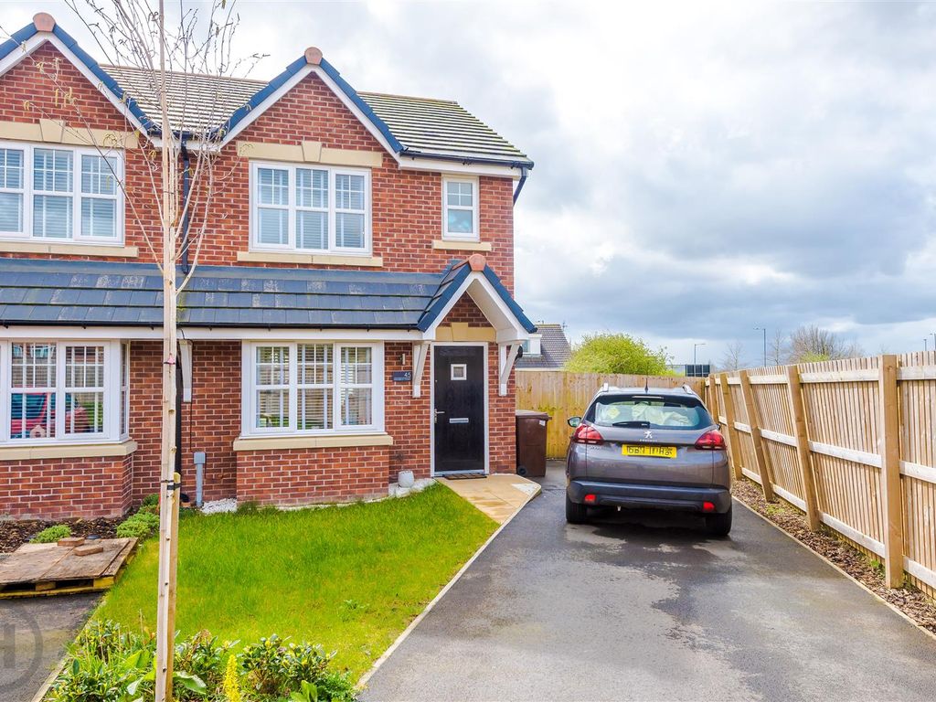 3 Bed Semi Detached House For Sale In Dandelion Green Worsley