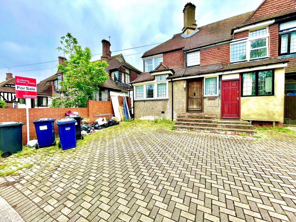 4 bed semi-detached house for sale in Colindeep Lane, Colindale NW9 ...