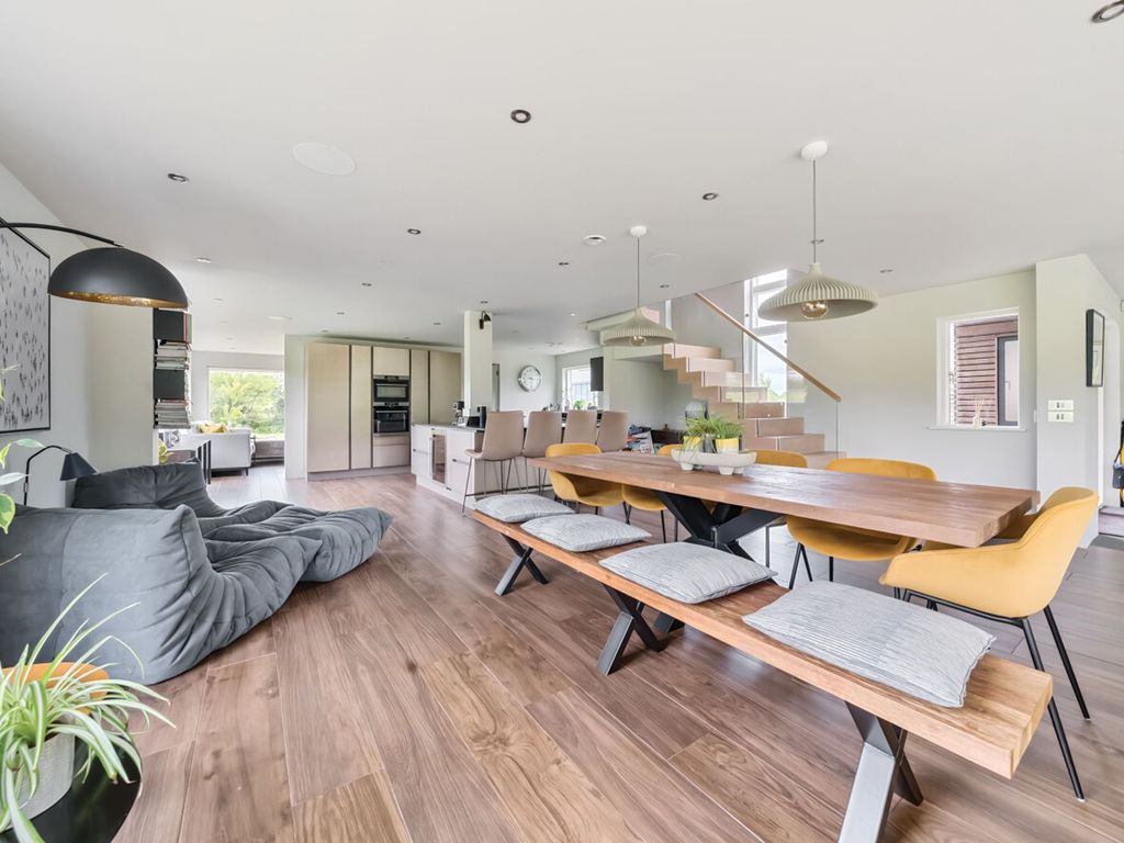 4 Bed Detached House For Sale In Bayham Road Bells Yew Green Tn3 £