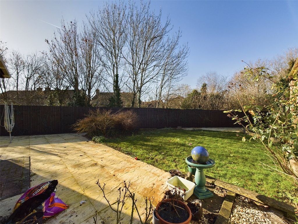 2 bed bungalow for sale in Linsley Way, Tuffley, Gloucester GL4 - Zoopla