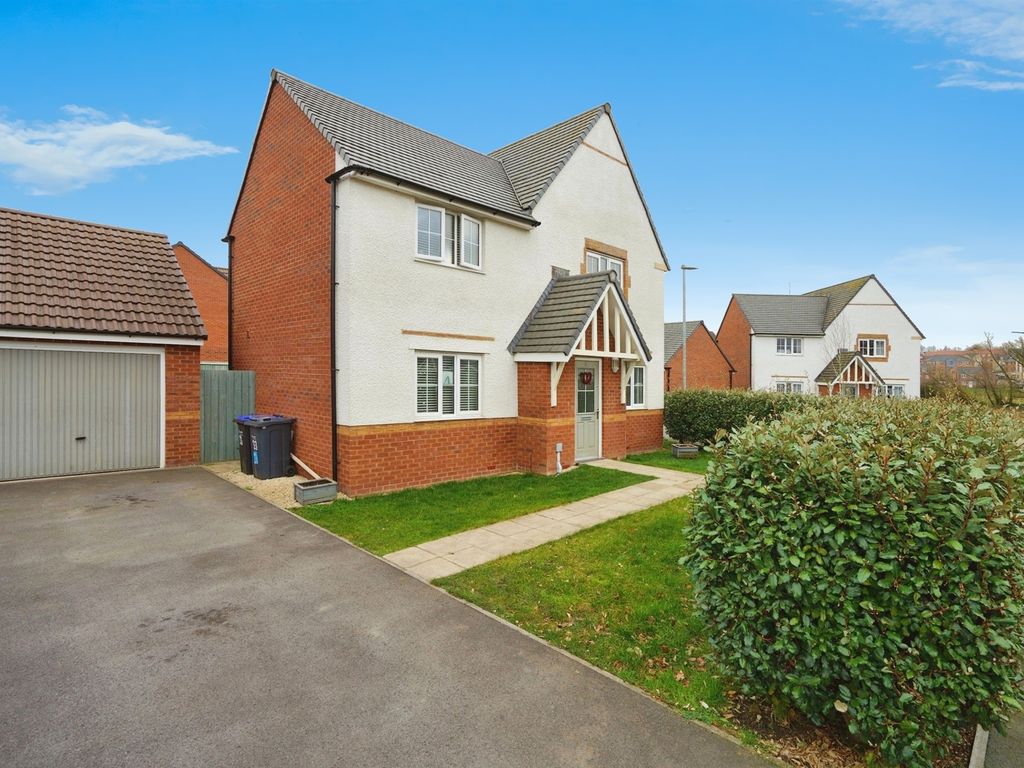 4 bed detached house for sale in Hurricane Drive, Calne SN11, £400,000 ...