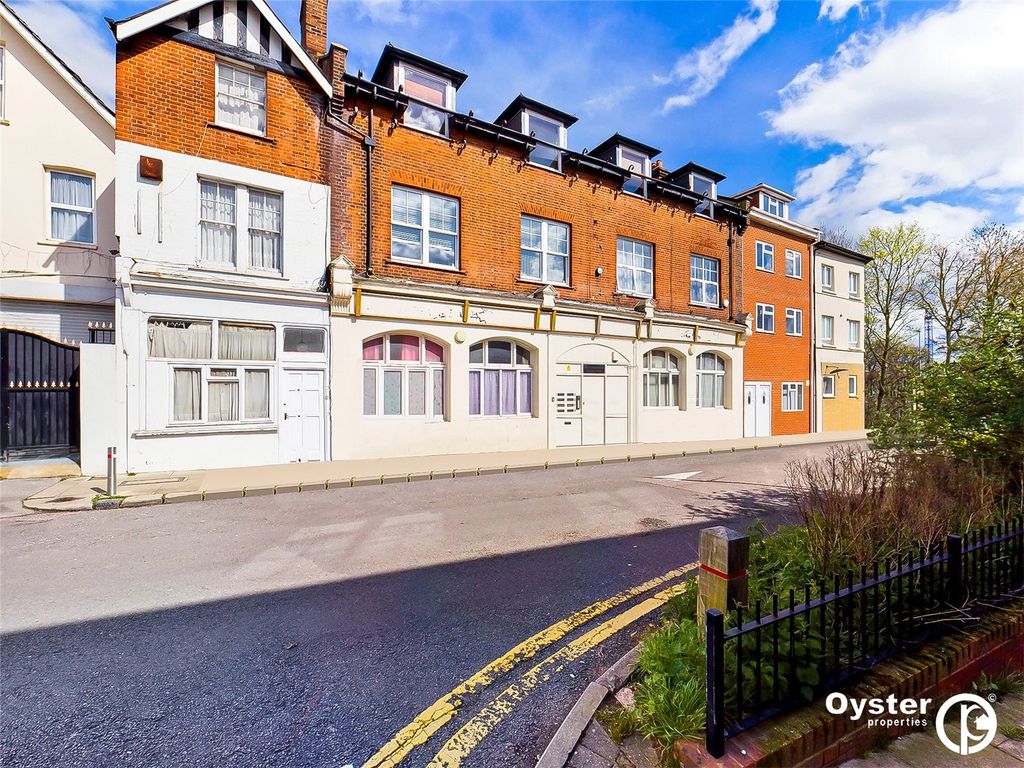 1 bed flat for sale in High Road, London N11 - Zoopla