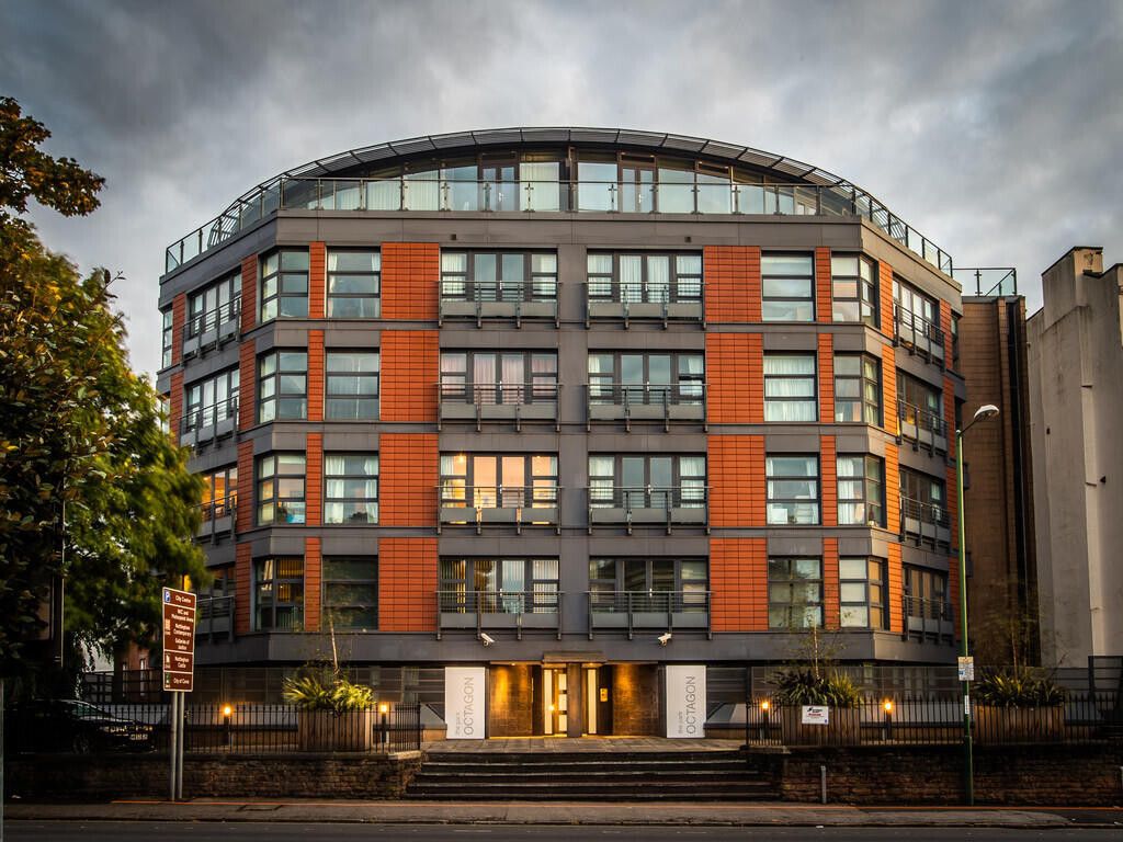 2 bed flat to rent in Western Terrace, The Park, Nottingham NG7 - Zoopla
