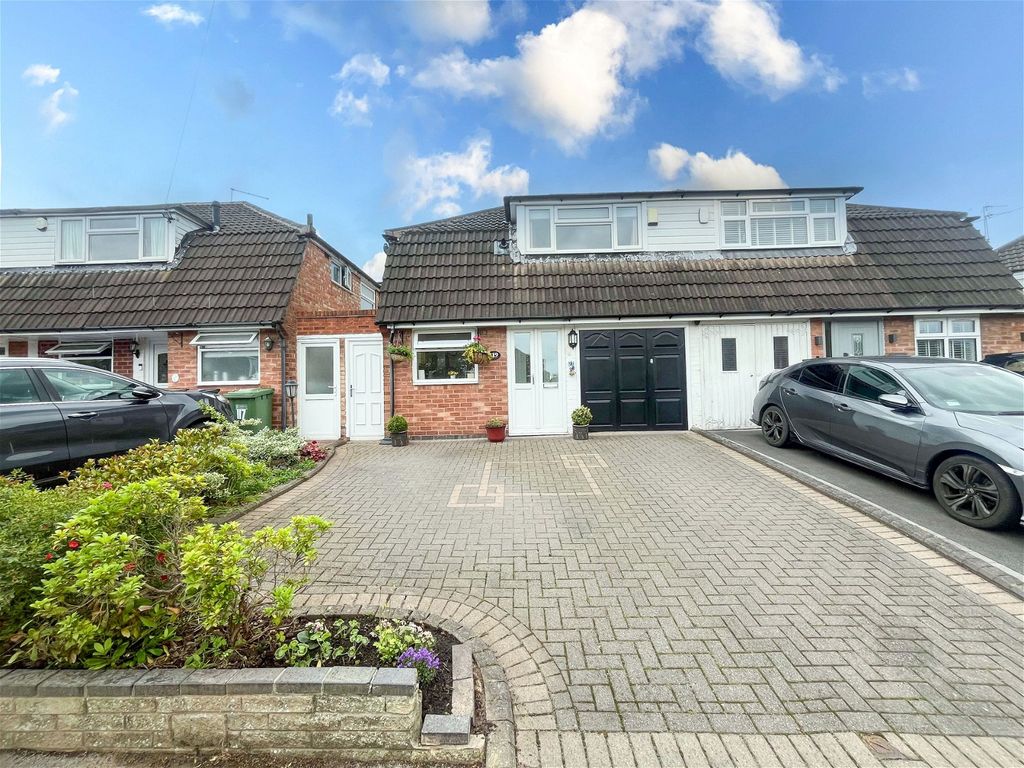 3 Bed Semi Detached House For Sale In Fallowfield Road Solihull B92 £