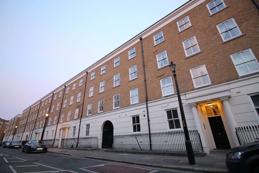 2 bed flat to rent in Bentham House, Falmouth Road, London SE1, £2,700 ...