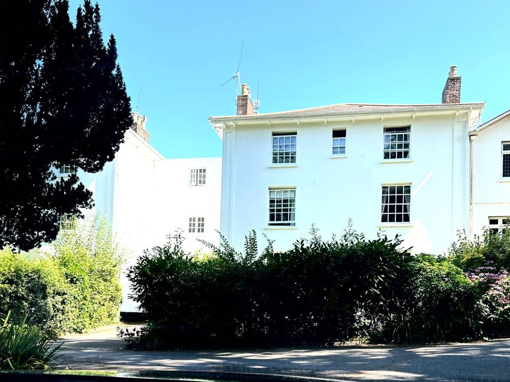 2 bed flat to rent in Heavitree Park, Exeter EX1, £1,600 pcm - Zoopla