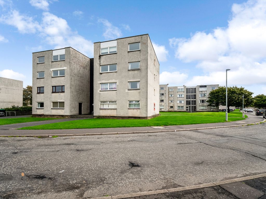 2 bed flat for sale in Russell Drive, Ayr KA8, £40,000 - Zoopla