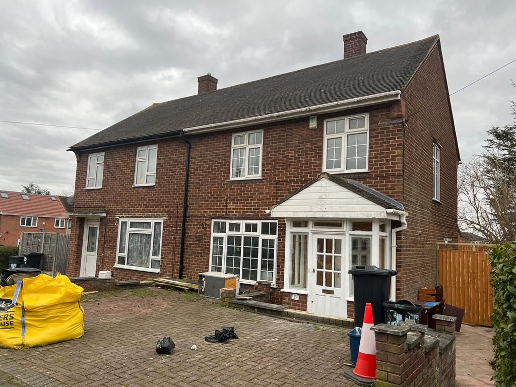 3 bed semi-detached house to rent in Agister Road, Chigwell IG7 - Zoopla