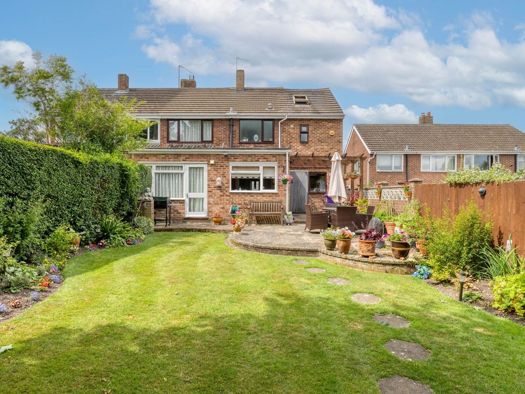 4 bed semi-detached house for sale in Poplar Drive, Royston SG8, £ ...