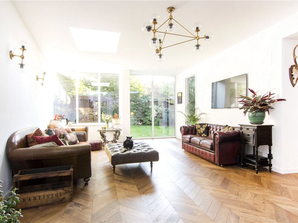 3 bed flat for sale in Dalston Lane, Hackney, London E8, £825,000 - Zoopla