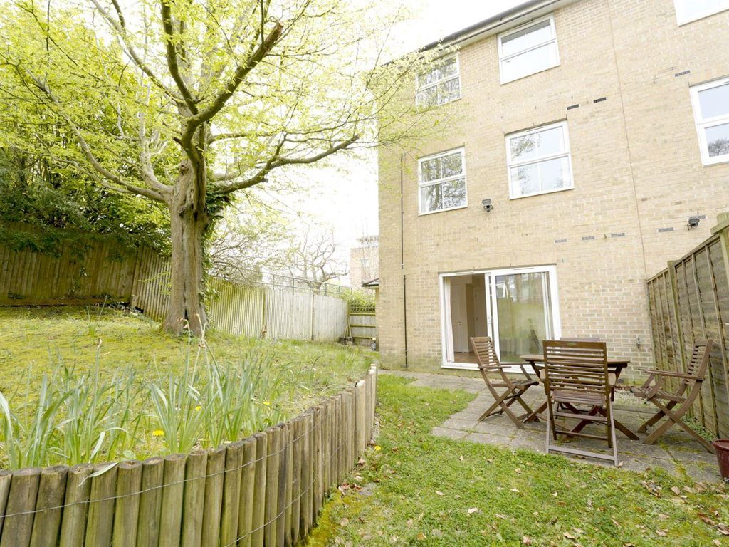 4 bed end terrace house to rent in Chestnut Place, Sydenham, London ...