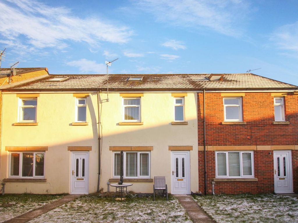 3 bed flat for sale in Ashfield Mews, Hazlerigg, Newcastle Upon Tyne ...