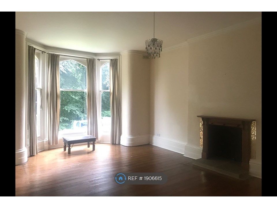 2 bed flat to rent in Mount Royd, Bradford BD8, £800 pcm - Zoopla