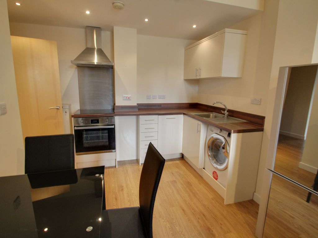 3 bed flat to rent in Charles Street, Leicester LE1 - Zoopla