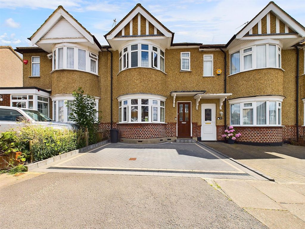 3 bed property for sale in Bessingby Road, Ruislip Manor, Ruislip HA4 ...