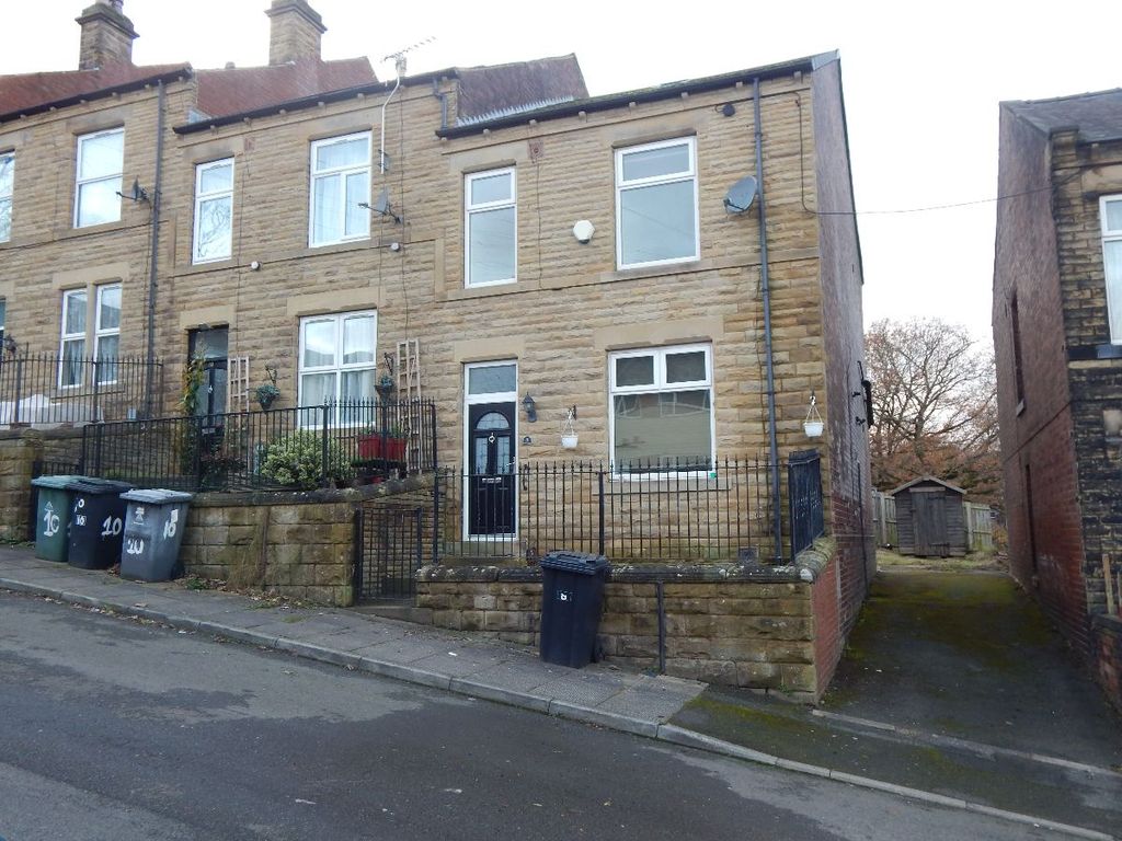 5 bed terraced house to rent in Upper Croft Road, Batley WF17, £1,300 ...