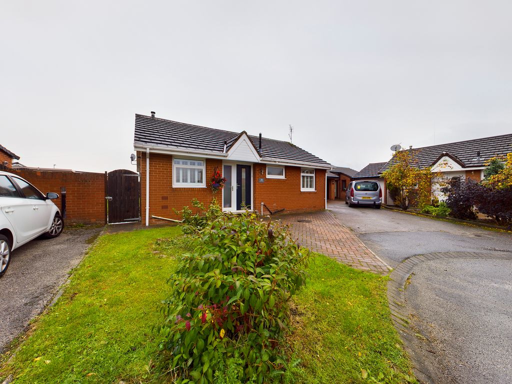 2 Bed Detached House For Sale In Laceby Close Bramley Rotherham S66