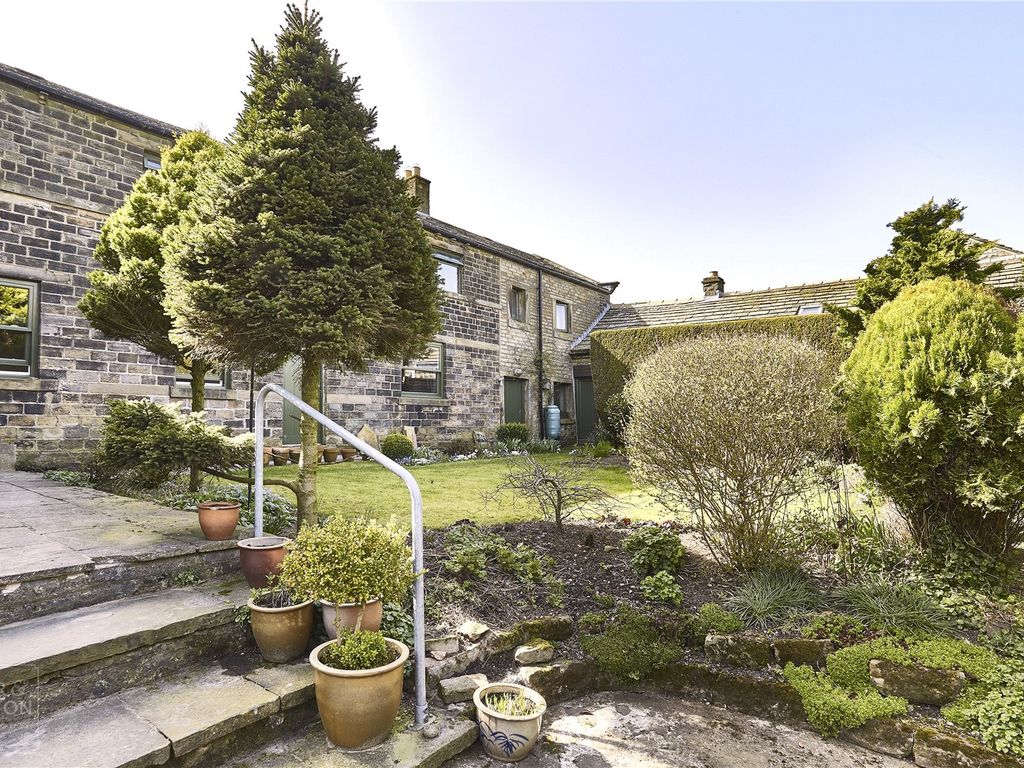 4 Bed Link Detached House For Sale In Windmill Hill Lane Emley Moor
