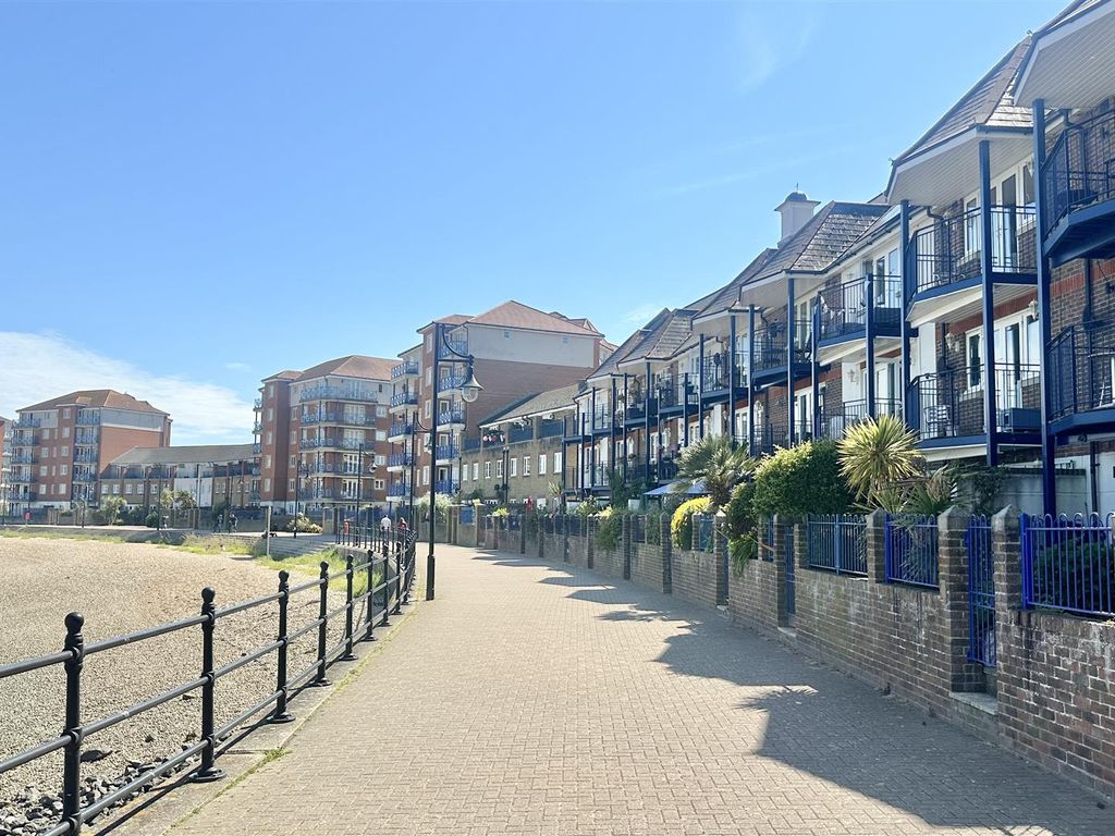 4 bed town house for sale in Bermuda Place, Eastbourne BN23, £650,000 ...