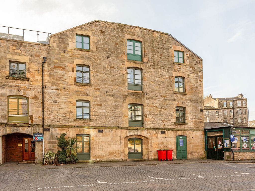2 bed flat for sale in Commercial Street, Edinburgh EH6, £230,000 - Zoopla