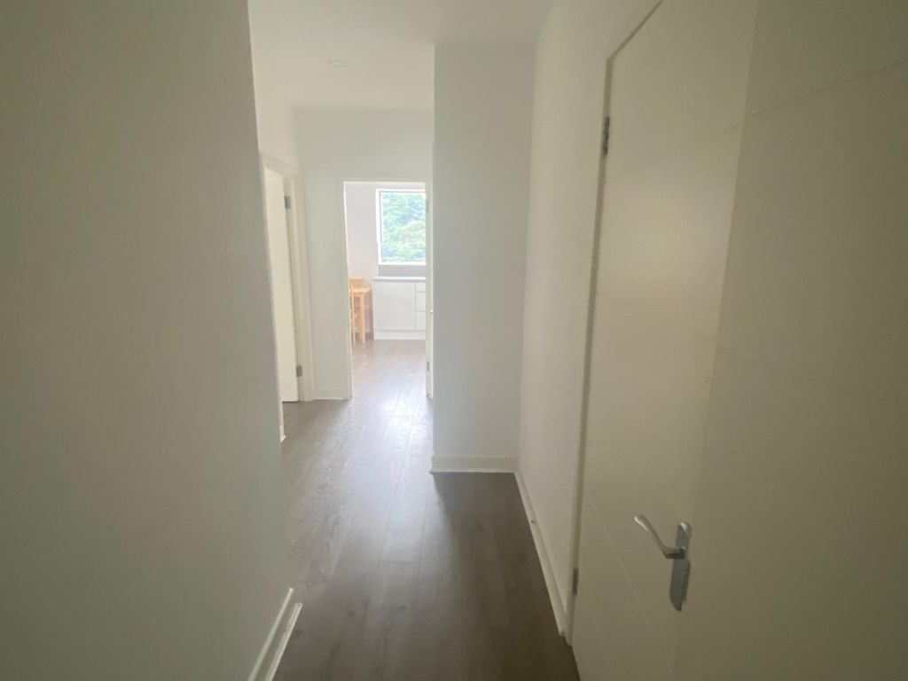 1 bed flat to rent in Butchers Road, London E16, £2,200 pcm - Zoopla