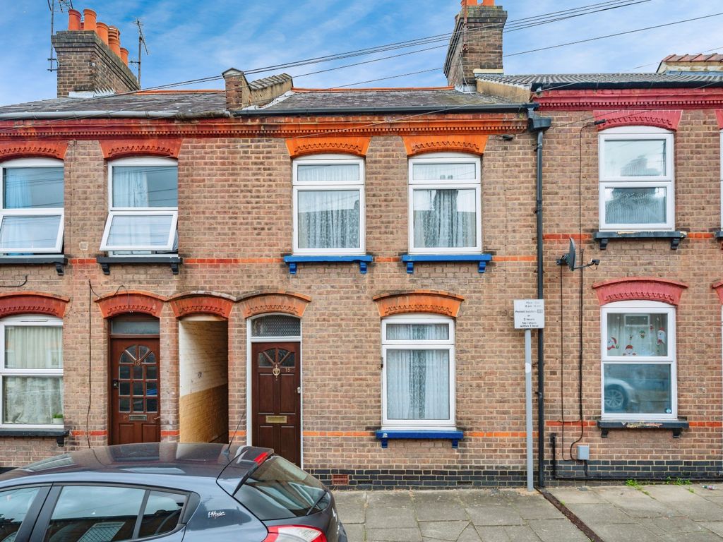 3 bed terraced house for sale in Baker Street, Luton LU1, £240,000 - Zoopla
