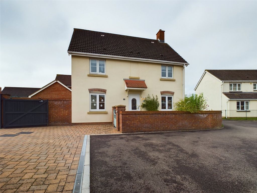 6 Bed Detached House For Sale In Henlow Drive Kingsway Quedgeley
