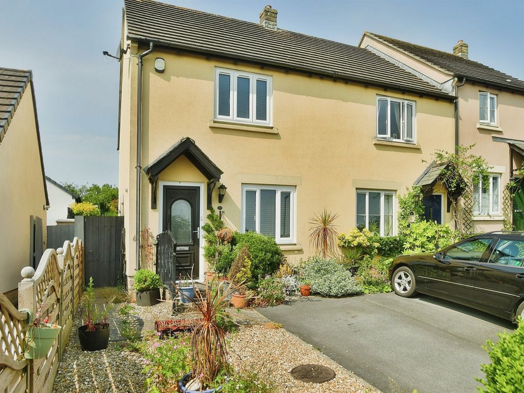 2 Bed Semi Detached House For Sale In The Gallops Pillmere Saltash