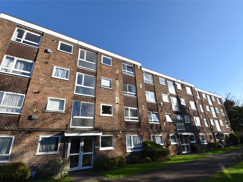 2 bed flat for sale in Hillingdon Road, Uxbridge UB10, £315,000 - Zoopla