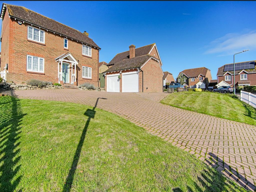 4 bed detached house for sale in Grandsire Gardens, Hoo, Rochester ...