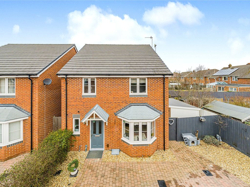 4 bed detached house for sale in Poppyfields, Upper Stratton, Swindon ...