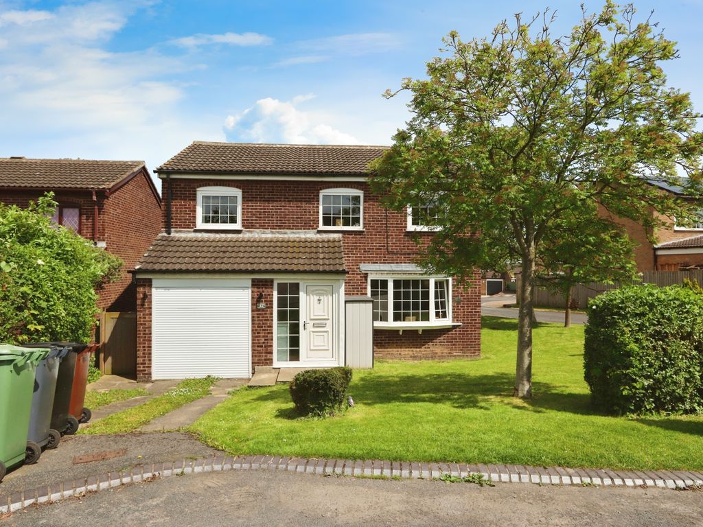 4 bed detached house for sale in Dovedale Gardens, Leeds LS15, £375,000 ...