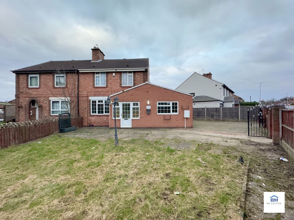 4 Bed Semi Detached House To Rent In Gwendolen Road Leicester Le5 £