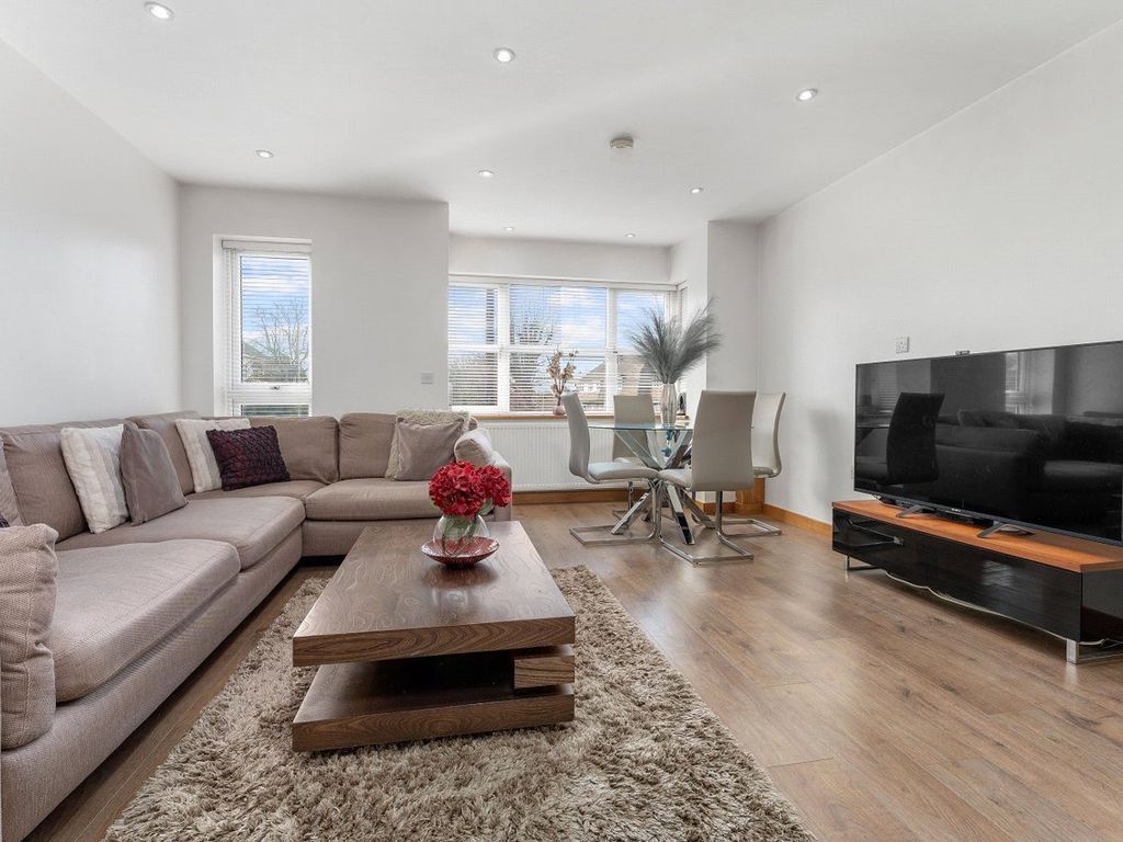 3 bed flat for sale in Eaton Road, Sutton SM2 - Zoopla