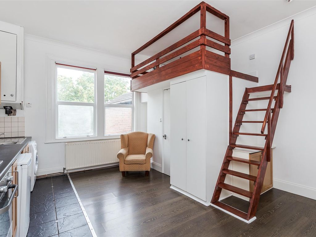 Studio to rent in Shoot Up Hill, London NW2 - Zoopla
