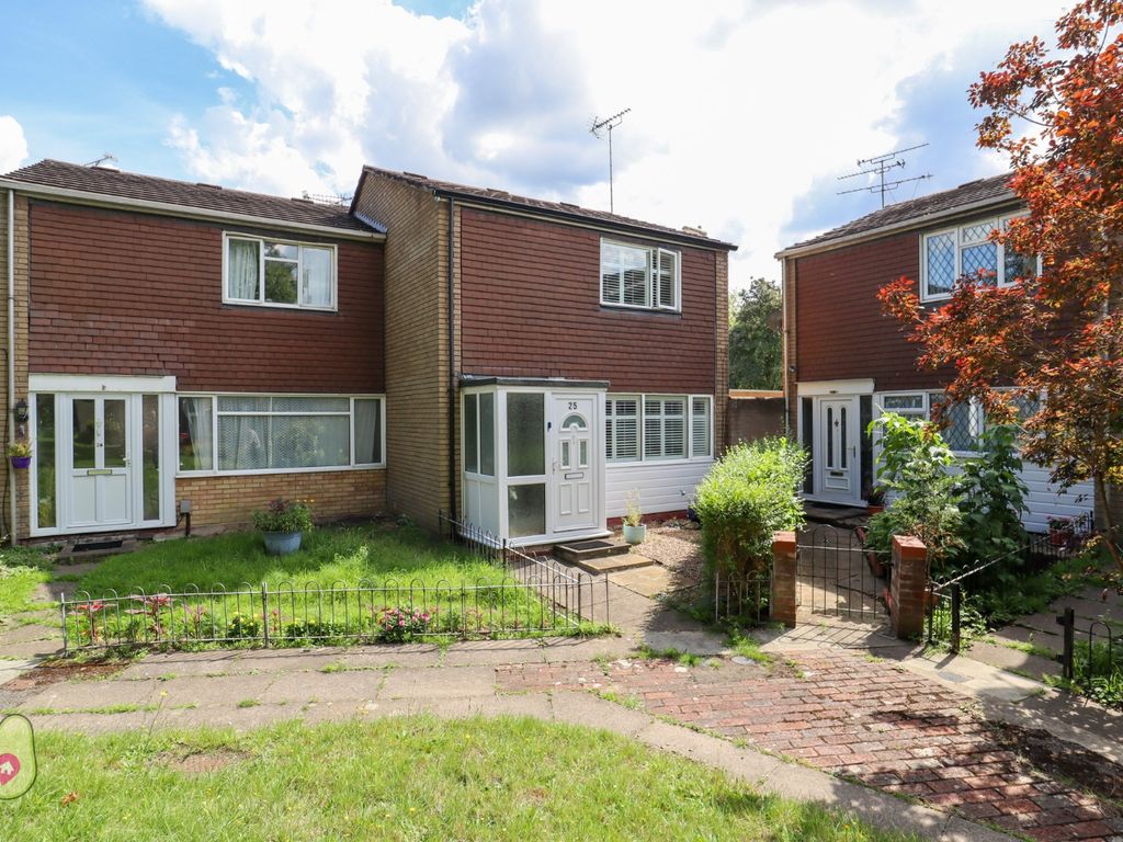 2 Bed Terraced House For Sale In Carmarthen Close Farnborough