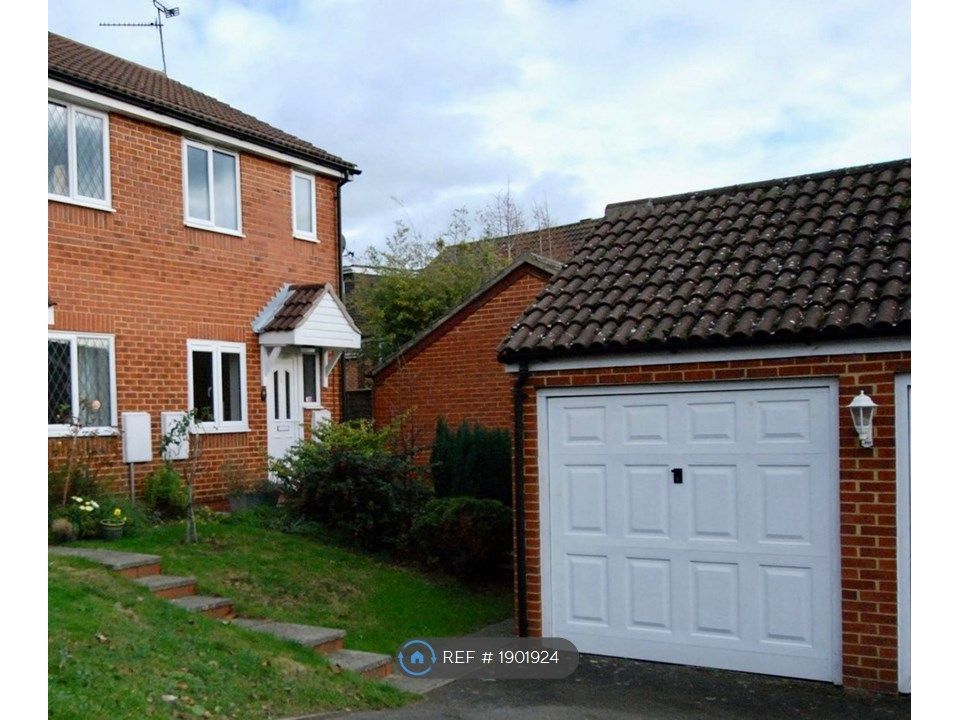 2 Bed End Terrace House To Rent In Meadowdown Weavering Maidstone