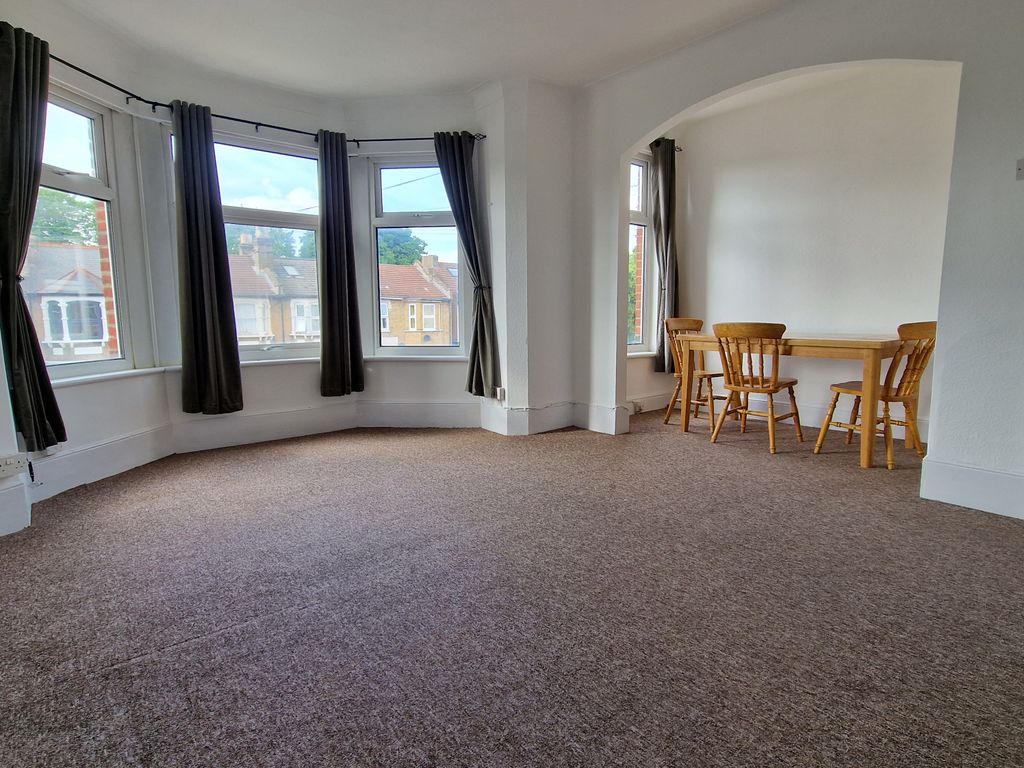 2 bed flat to rent in Fillebrook Road, London E11 - Zoopla