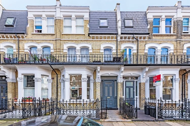 Studio to rent in Rostrevor Road, London SW6 - Zoopla