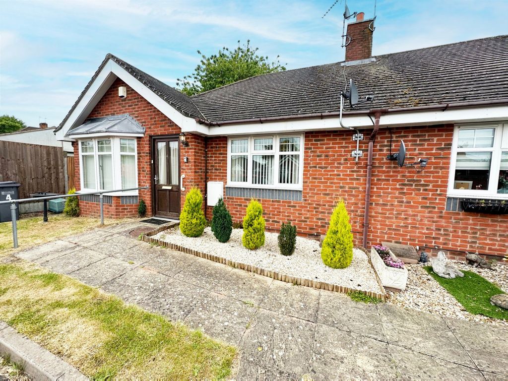 2 Bed Semi Detached Bungalow For Sale In Charlotte Gardens Shirley B90