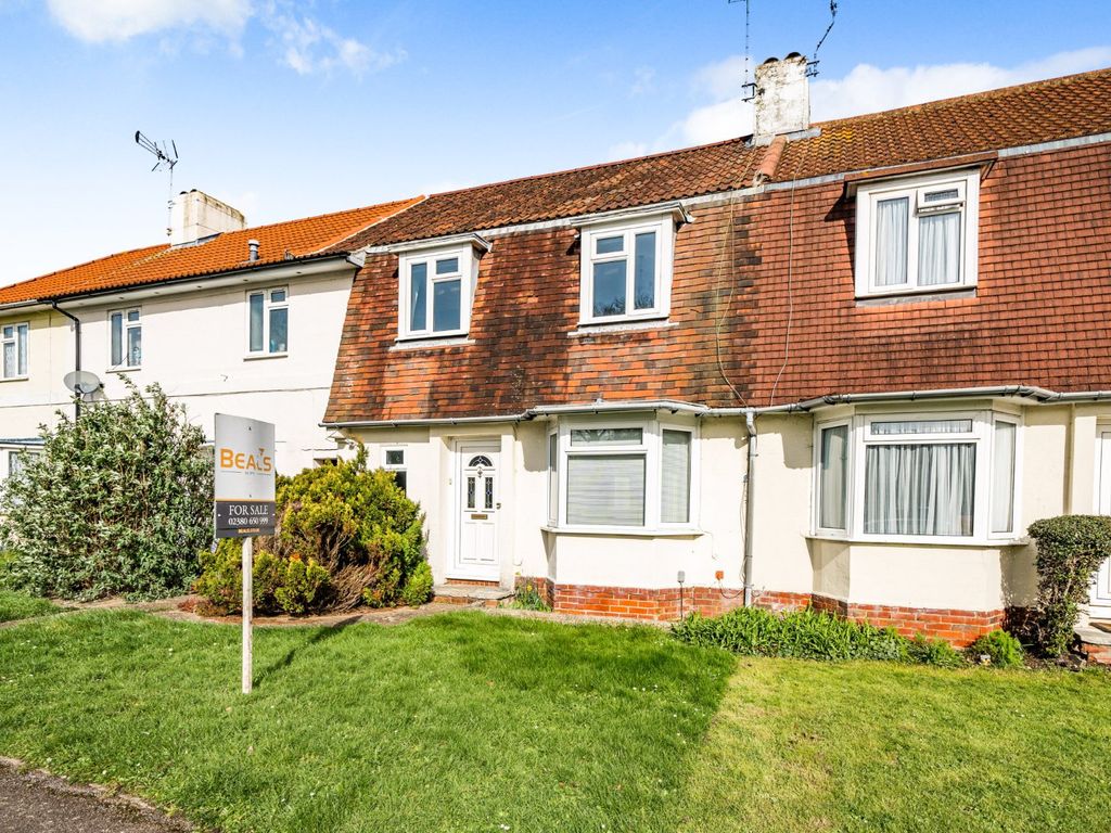 4 Bed Terraced House For Sale In Monks Way Mansbridge Hampshire So18