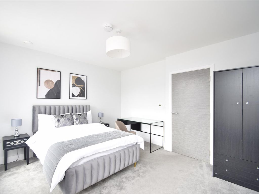 1 bed flat to rent in Trinity Court, Marsh Road, Pinner HA5, £1,850 pcm ...