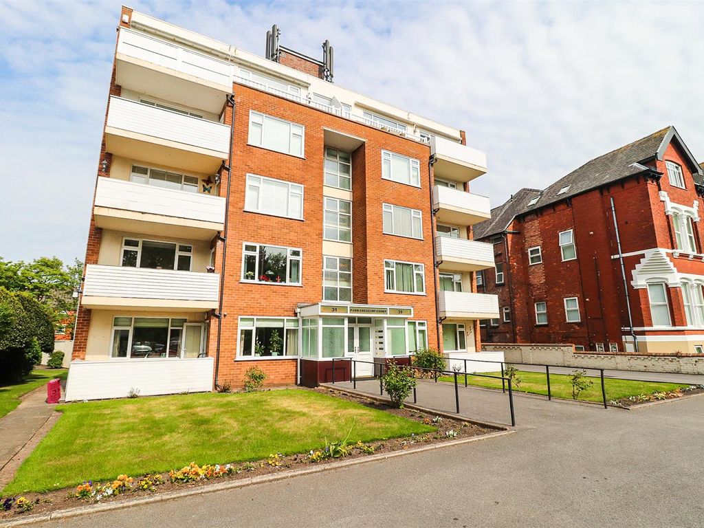 2 bed flat for sale in Park Crescent, Southport PR9 - Zoopla